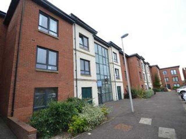 2 Bedrooms Flat for rent in New Mart Square, Chesser, Edinburgh EH14