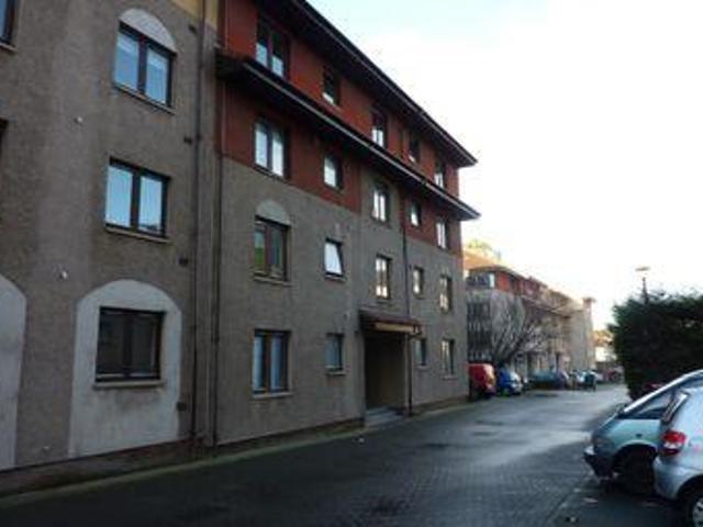 2 Bedrooms Flat for rent in New Orchardfield, Leith, Edinburgh EH6
