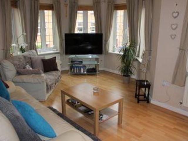 2 Bedrooms Flat for rent in New Barns Avenue, Chorlton Cum Hardy, Manchester M21