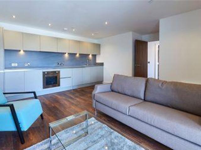 2 Bedrooms Flat for rent in New Bridge Street, Manchester, Greater Manchester M3
