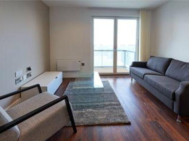 2 Bedrooms Flat for rent in New Bridge Street, Manchester, Greater Manchester M3