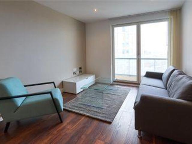2 Bedrooms Flat for rent in New Bridge Street, Manchester, Greater Manchester M3