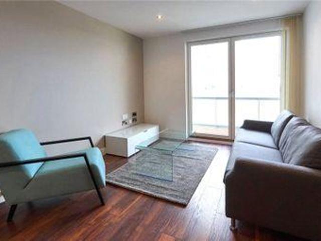 2 Bedrooms Flat for rent in New Bridge Street, Manchester, Greater Manchester M3