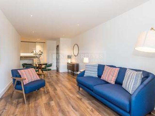 2 Bedrooms Flat for rent in New Broadway, Ealing W5