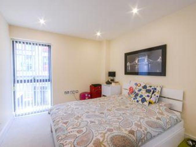 2 Bedrooms Flat for rent in New Century House, Canning Town, London E16