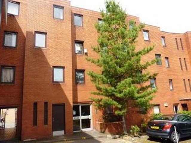 2 Bedrooms Flat for rent in New City Road, Garnethill, Glasgow G4