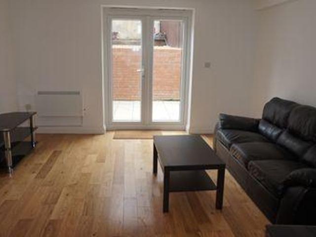 2 Bedrooms Flat for rent in New Cross Road, London SE14