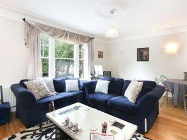 2 Bedrooms Flat for rent in New Kings Road, Fulham, London SW6