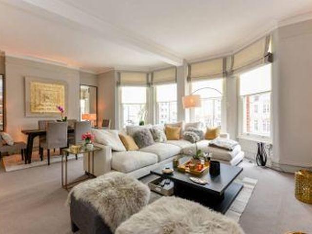 2 Bedrooms Flat for rent in New Kings Road, Parsons Green, London SW6