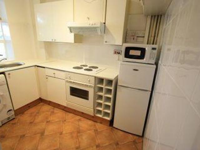2 Bedrooms Flat for rent in New Park Rd, Brixton SW2