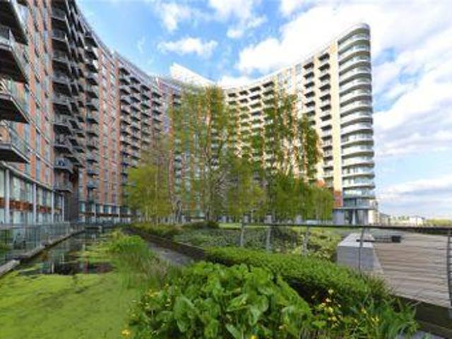 2 Bedrooms Flat for rent in New Providence Wharf, 1 Fairmont Avenue, London E14