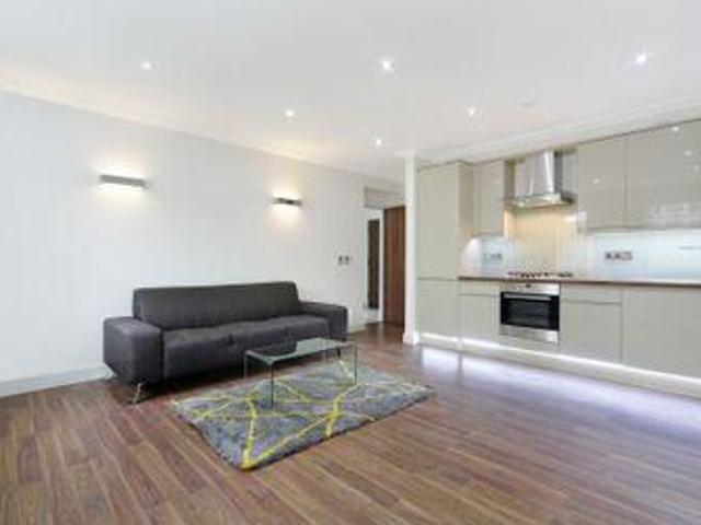 2 Bedrooms Flat for rent in New Road, Whitechapel, London E1