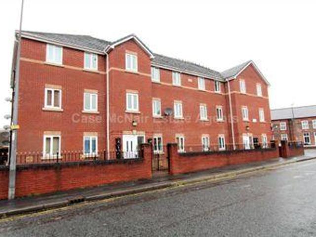 2 Bedrooms Flat for rent in New Street, Eccles, Manchester M30