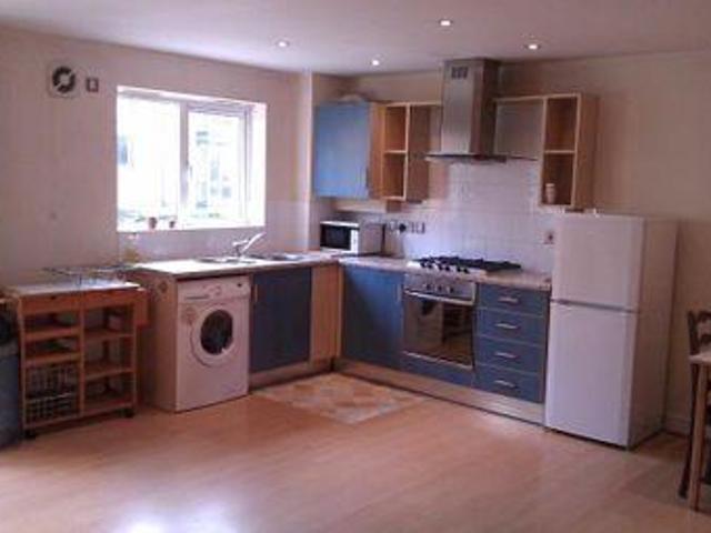 2 Bedrooms Flat for rent in Newcastle Street, Hulme, Manchester M15