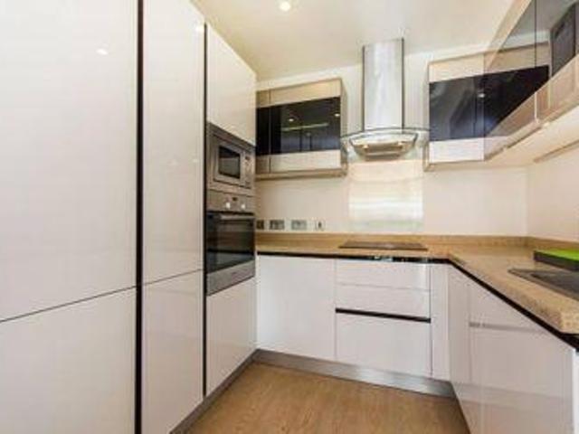2 Bedrooms Flat for rent in Newgate, Croydon, London CR0
