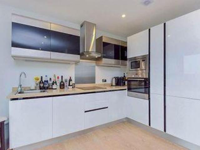 2 Bedrooms Flat for rent in Newgate, Croydon, London CR0