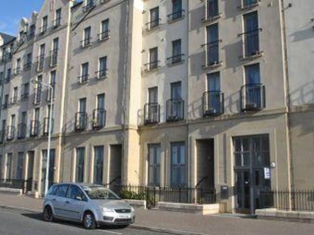 2 Bedrooms Flat for rent in Newhaven Place, Newhaven, Edinburgh EH6