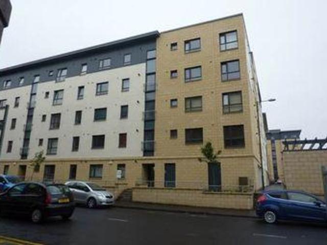 2 Bedrooms Flat for rent in Newhaven Road, Edinburgh EH6