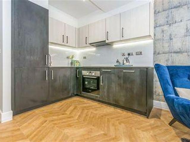2 Bedrooms Flat for rent in Newhall Street, Birmingham B3