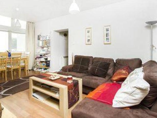 2 Bedrooms Flat for rent in Newington Causeway, London SE1