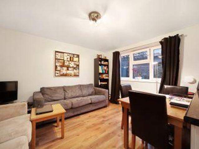 2 Bedrooms Flat for rent in Newland Street, Canning Town E16