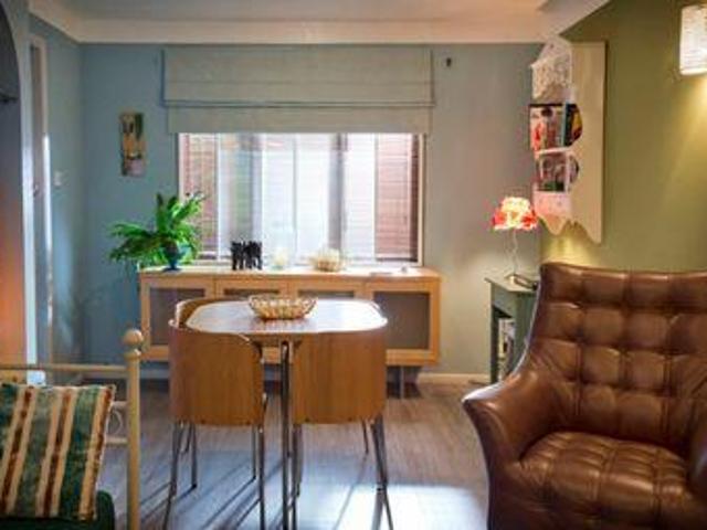 2 Bedrooms Flat for rent in Newland Street, London E15