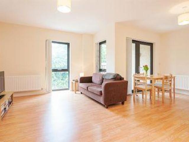 2 Bedrooms Flat for rent in Newman Close, London NW10