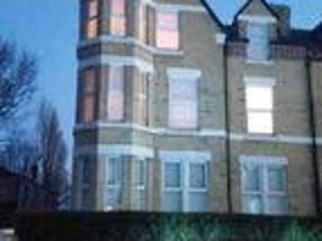 2 Bedrooms Flat for rent in Newsham Drive, Liverpool L6