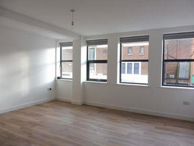 2 Bedrooms Flat for rent in Newport Road, Stafford ST16