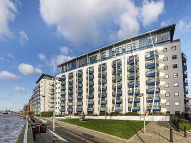2 Bedrooms Flat for rent in Newton Place, London E14