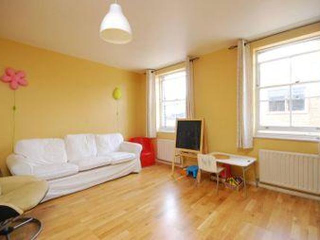 2 Bedrooms Flat for rent in Neal Street, Covent Garden WC2H