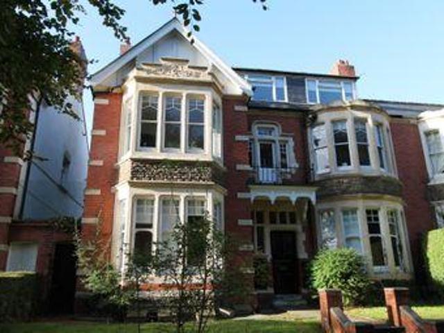 2 Bedrooms Flat for rent in Ninian Road, Cardiff CF23