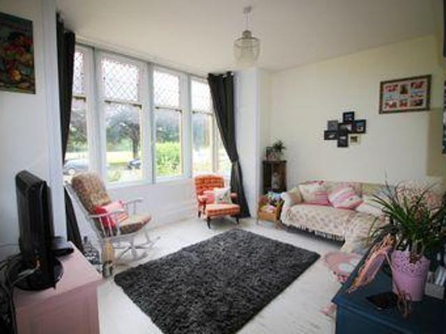 2 Bedrooms Flat for rent in Ninian Road, Roath, Cardiff CF23
