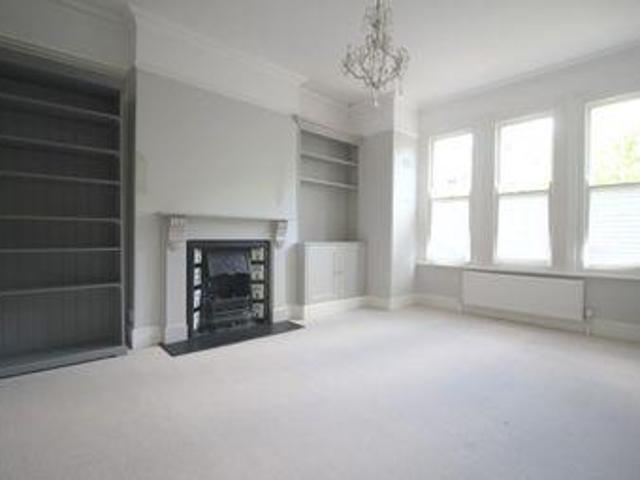 2 Bedrooms Flat for rent in Nutwell Street, London SW17