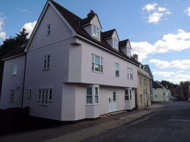 2 Bedrooms Flat for rent in Nunns Road, Colchester CO1