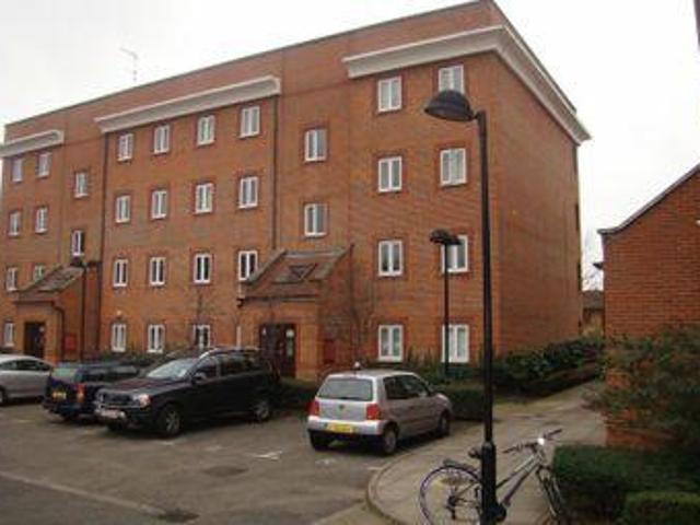 2 Bedrooms Flat for rent in Nursery Lane, London E2