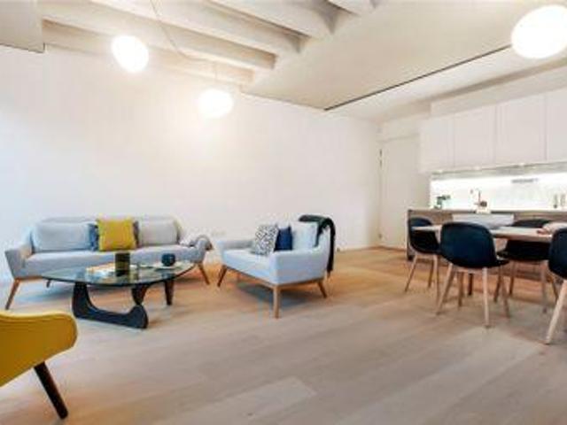 2 Bedrooms Flat for rent in NW1