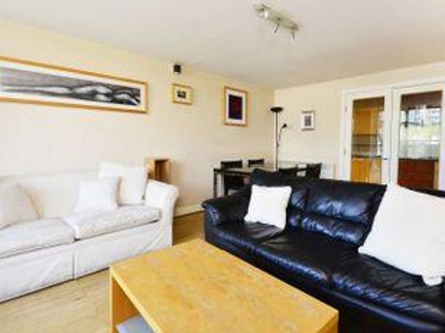 2 Bedrooms Flat for rent in Smugglers Way, Wandsworth Town, London SW18