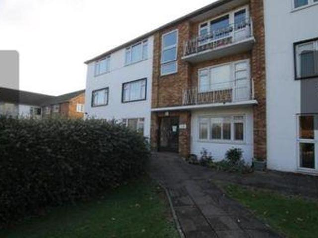 2 Bedrooms Flat for rent in Snakes Lane West, Woodford IG8