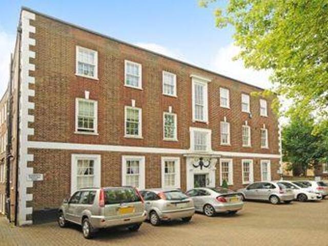 2 Bedrooms Flat for rent in South Grove House, Highgate Village N6