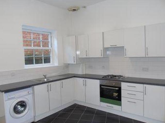 2 Bedrooms Flat for rent in South End, Croydon, Surrey CR0