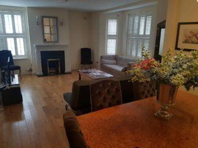 2 Bedrooms Flat for rent in South Edwardes Square, London W8