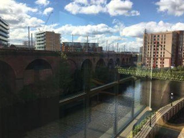2 Bedrooms Flat for rent in South Hall Street, Salford M5