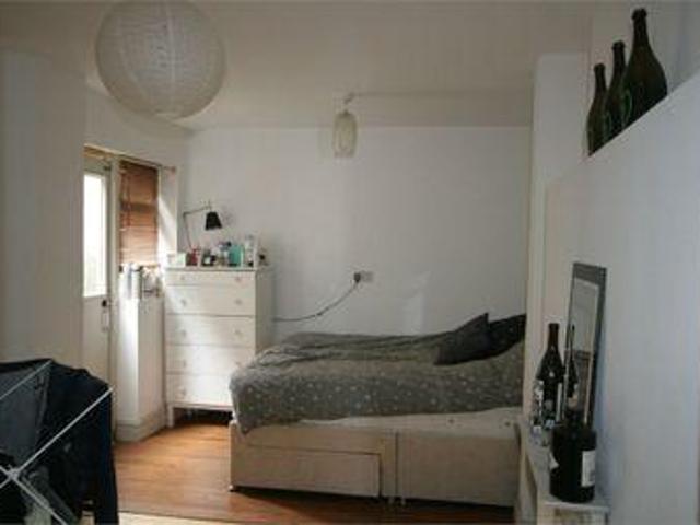 2 Bedrooms Flat for rent in South Island Place, London SW9