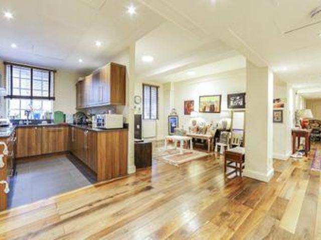 2 Bedrooms Flat for rent in South Lodge, Circus Road, London NW8