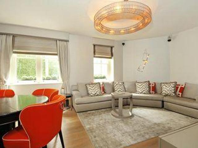 2 Bedrooms Flat for rent in South Street, Mayfair, London W1K