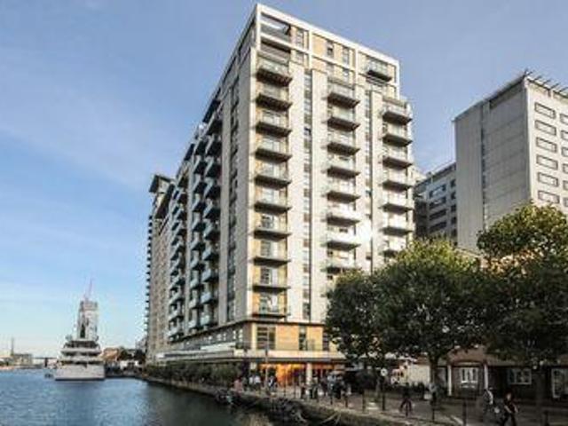 2 Bedrooms Flat for rent in South Quay Square, London E14