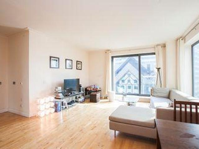 2 Bedrooms Flat for rent in South Quay Square, London E14