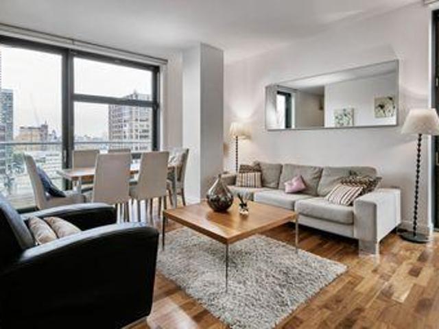2 Bedrooms Flat for rent in South Quay Square, London E14
