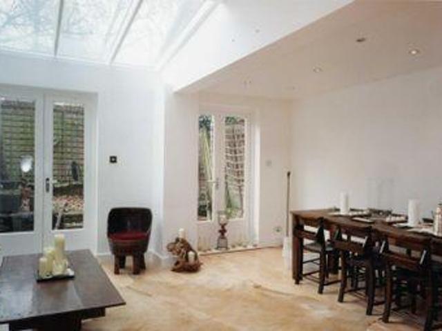 2 Bedrooms Flat for rent in Southcombe Street, London W14